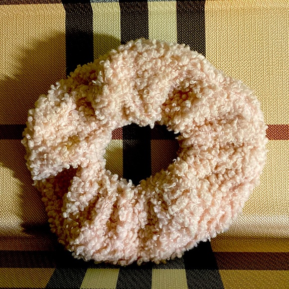 Designers Originals | Accessories | Pale Pink Fuzzy Scrunchie Never ...